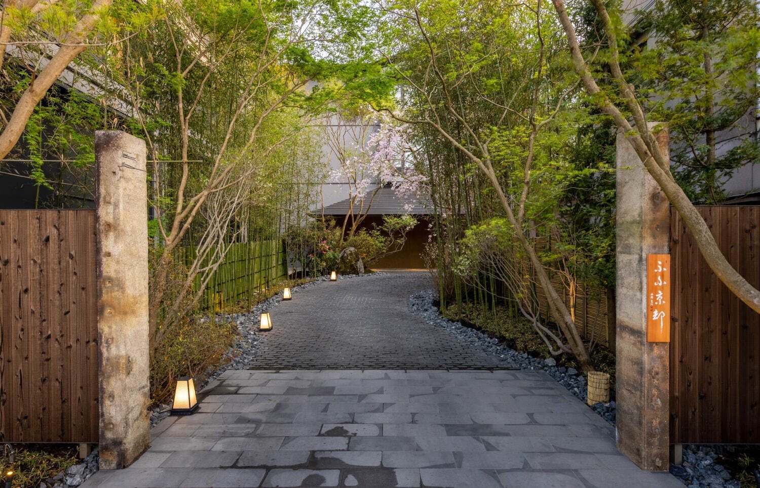 New luxury hot spring inn has opened in Kyoto