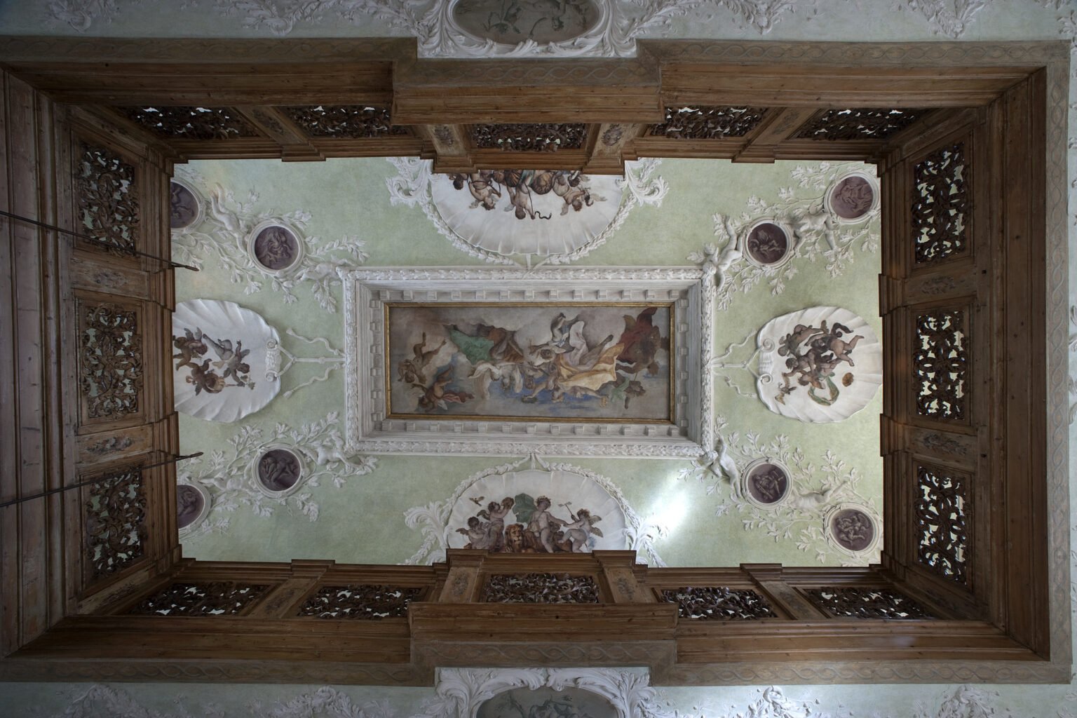 Travel Guide: Gardens and Resting Areas in Venice, Italy