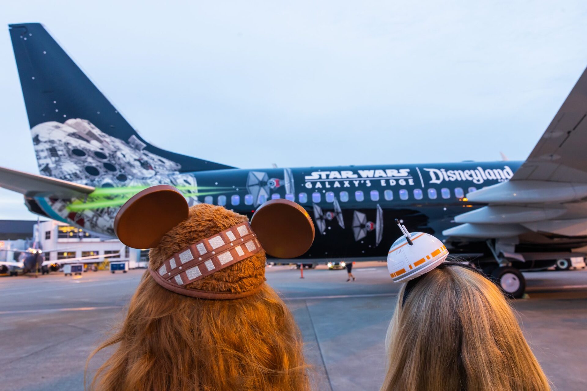 VIDEO: Star Wars-themed aircraft from Disneyland Resort and Alaska ...