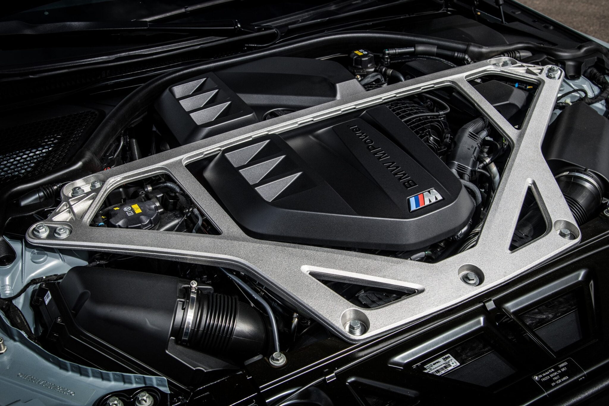 BMW M4 CSL will be produced in a limited run of 1,000 units