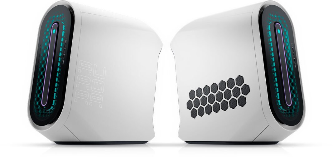 New Gaming Desktop, keyboard, and monitor from Alienware | SNAP TASTE