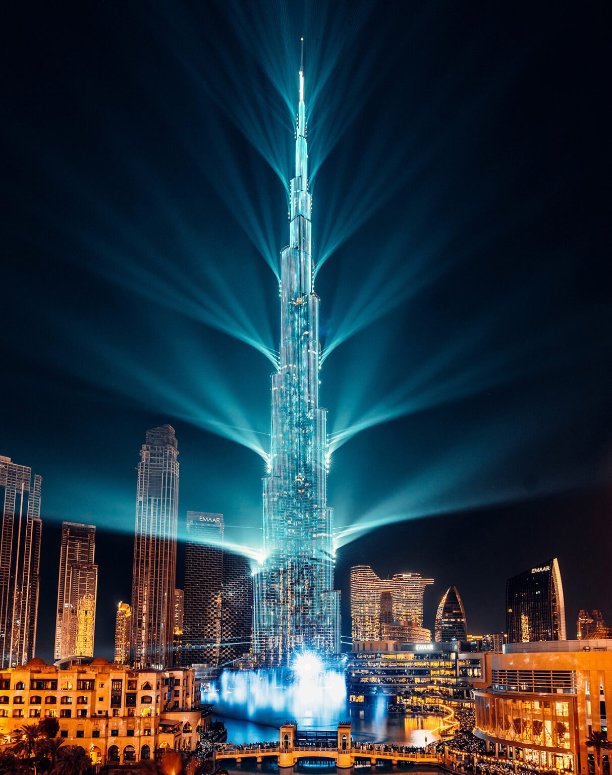 Burj Khalifa by Emaar will have the largest laser display for New Year ...