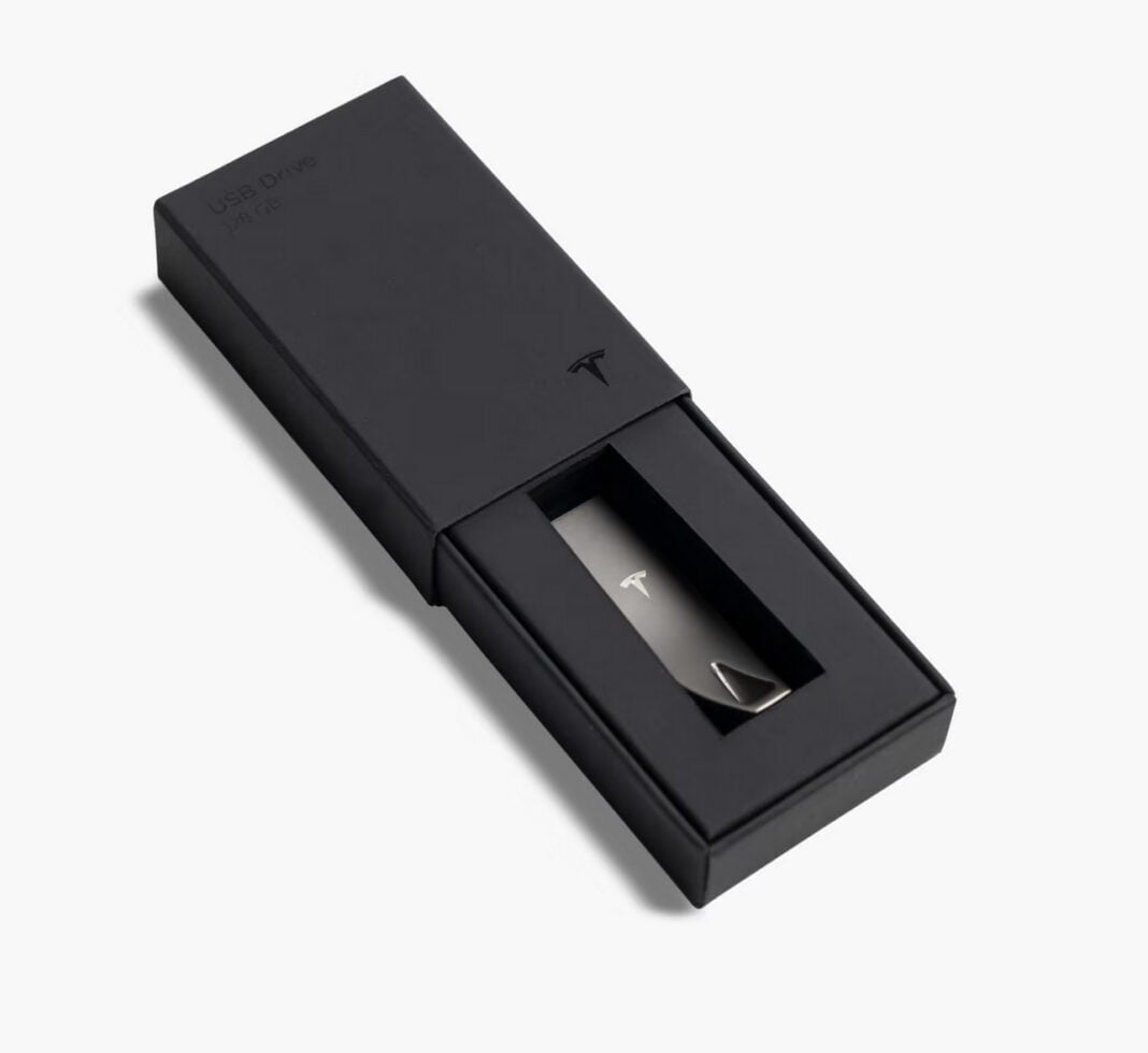 SNAP TASTE | 2022 Gift Guide for Tesla Fans