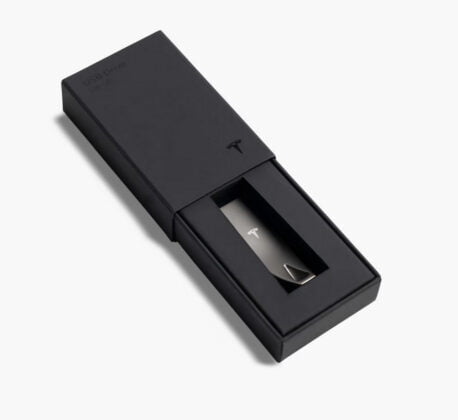 SNAP TASTE | 2022 Gift Guide for Tesla Fans