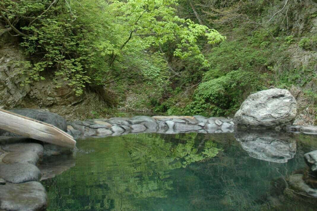 Travel Guide: How to Spend your day at Sakunami Onsen in Japan | SNAP TASTE