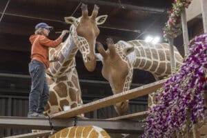 The Making of the San Diego Zoo Safari Park Float | SNAP TASTE
