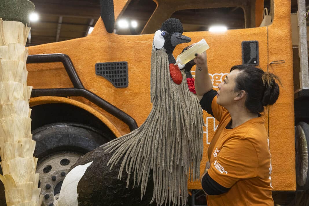 The Making of the San Diego Zoo Safari Park Float | SNAP TASTE