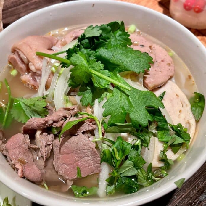 A new Vietnamese restaurant has recently opened in Tokyo | SNAP TASTE