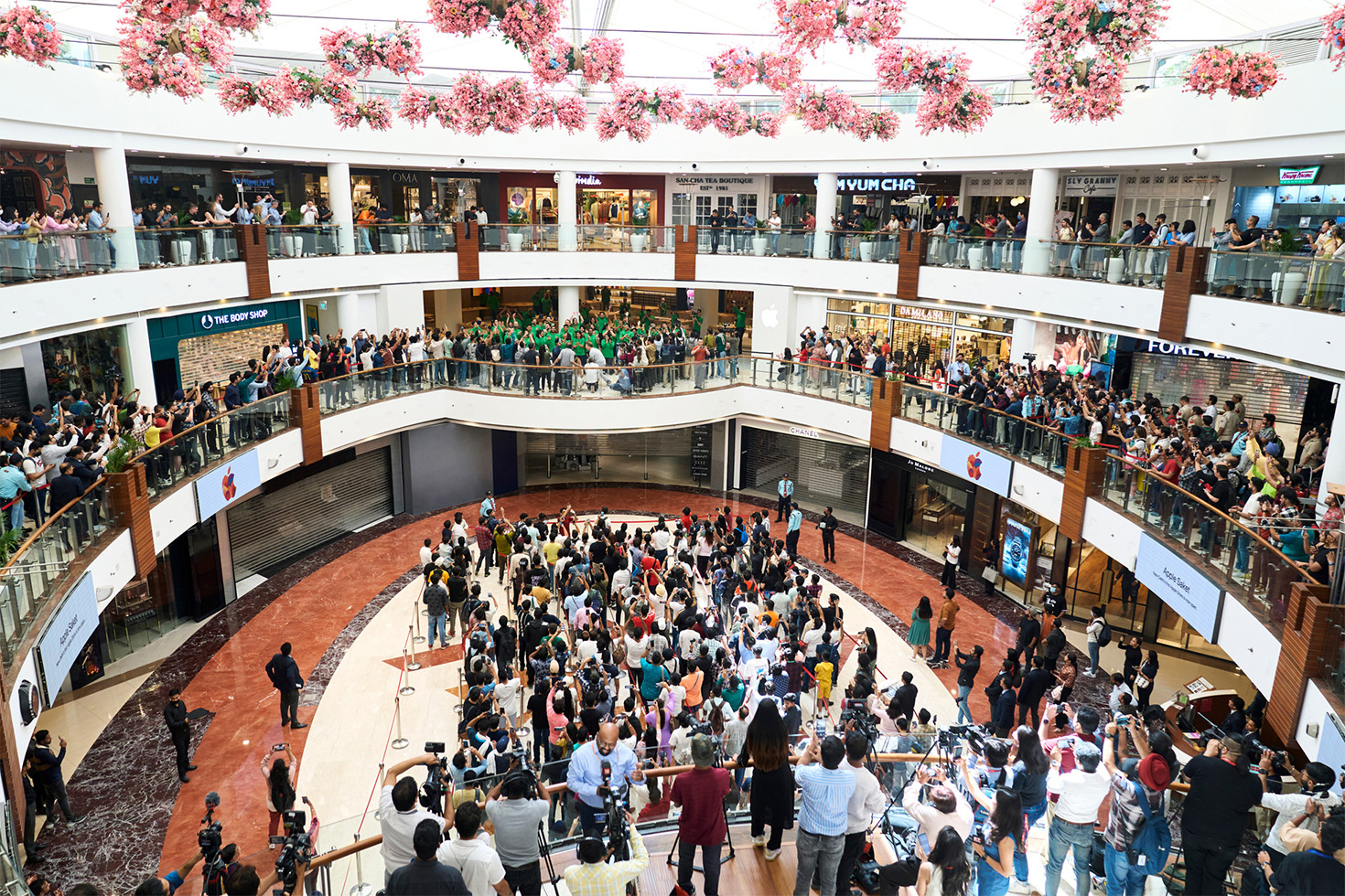 Apple opens new retail location in New Delhi, India | JCG Magazine