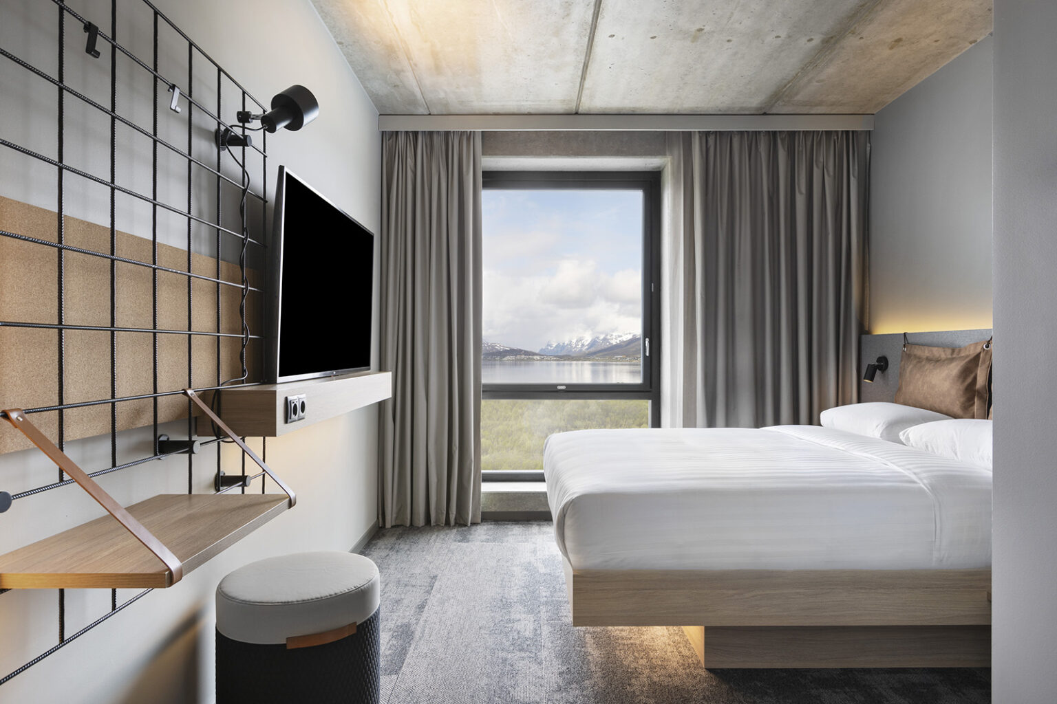 SNAP TASTE | Moxy Tromsø’s Sky Bar: Vibrant Social Space with ...