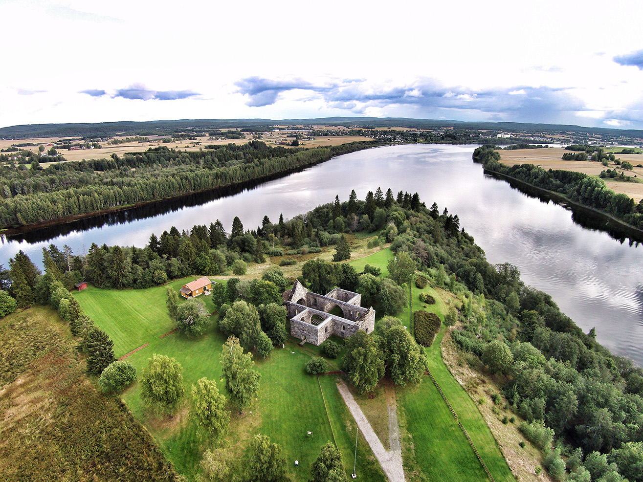 Traveler’s Haunt: A Guide to Norway’s Most Eerie Destinations | SNAP TASTE