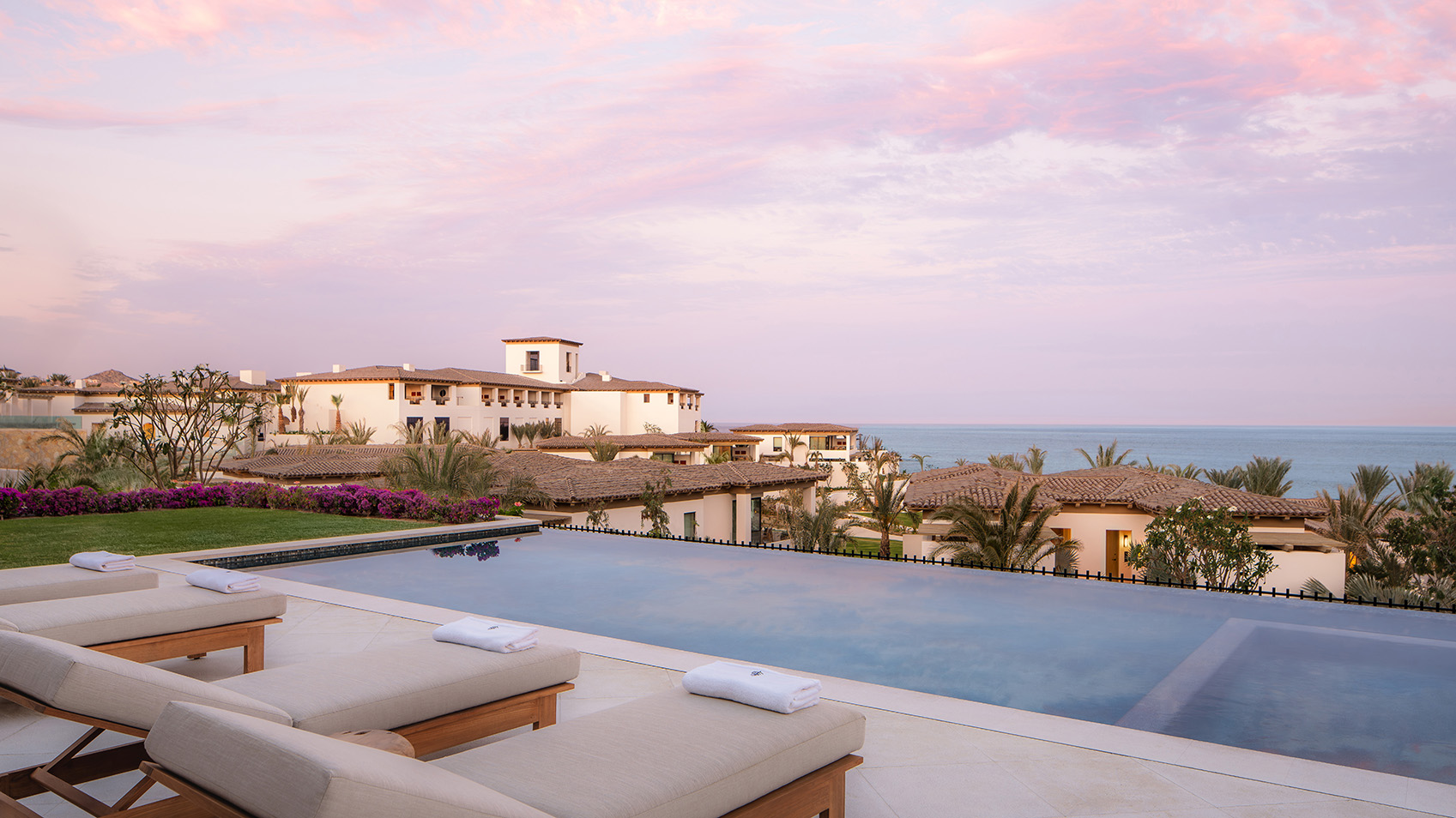 Four Seasons Resort and Residences Cabo San Lucas at Cabo Del Sol: A ...